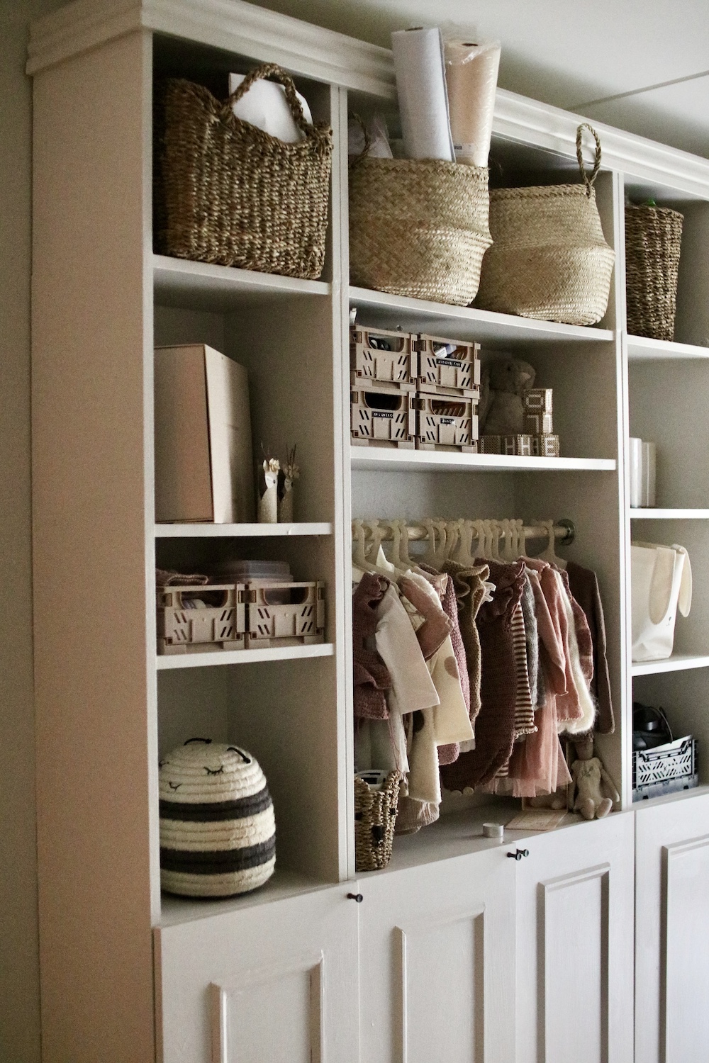 IKEA hack indbygget skab: En udførlig gør-det-selv guide